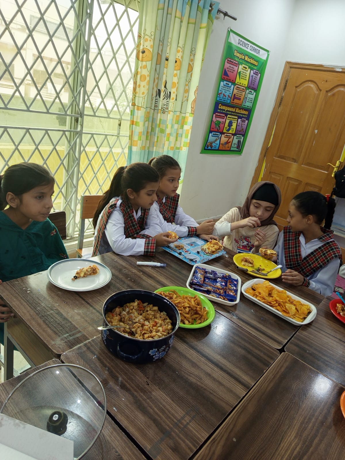 Lunch Party – The Explorers School System